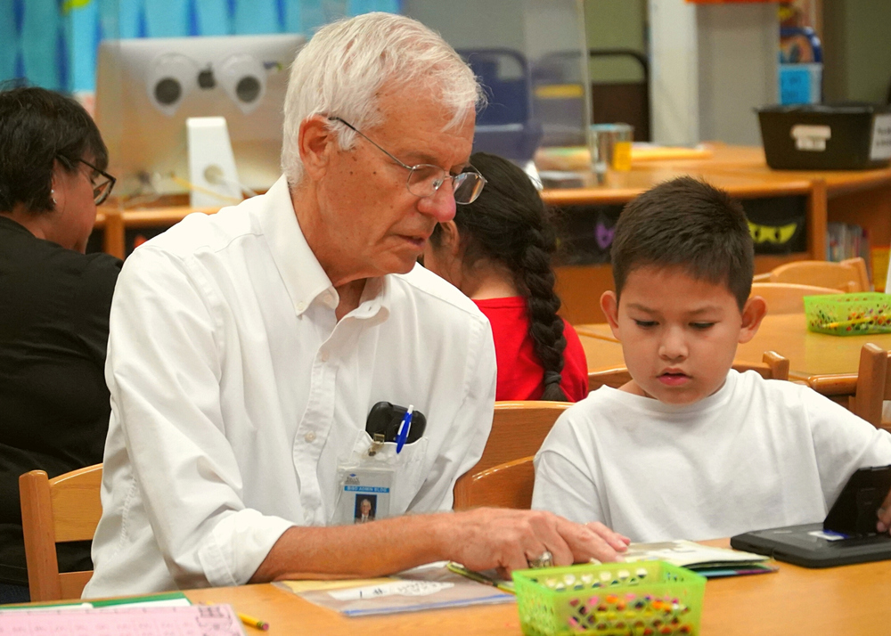 The Volunteer Readers at Bonham Elementary | Bryan ISD